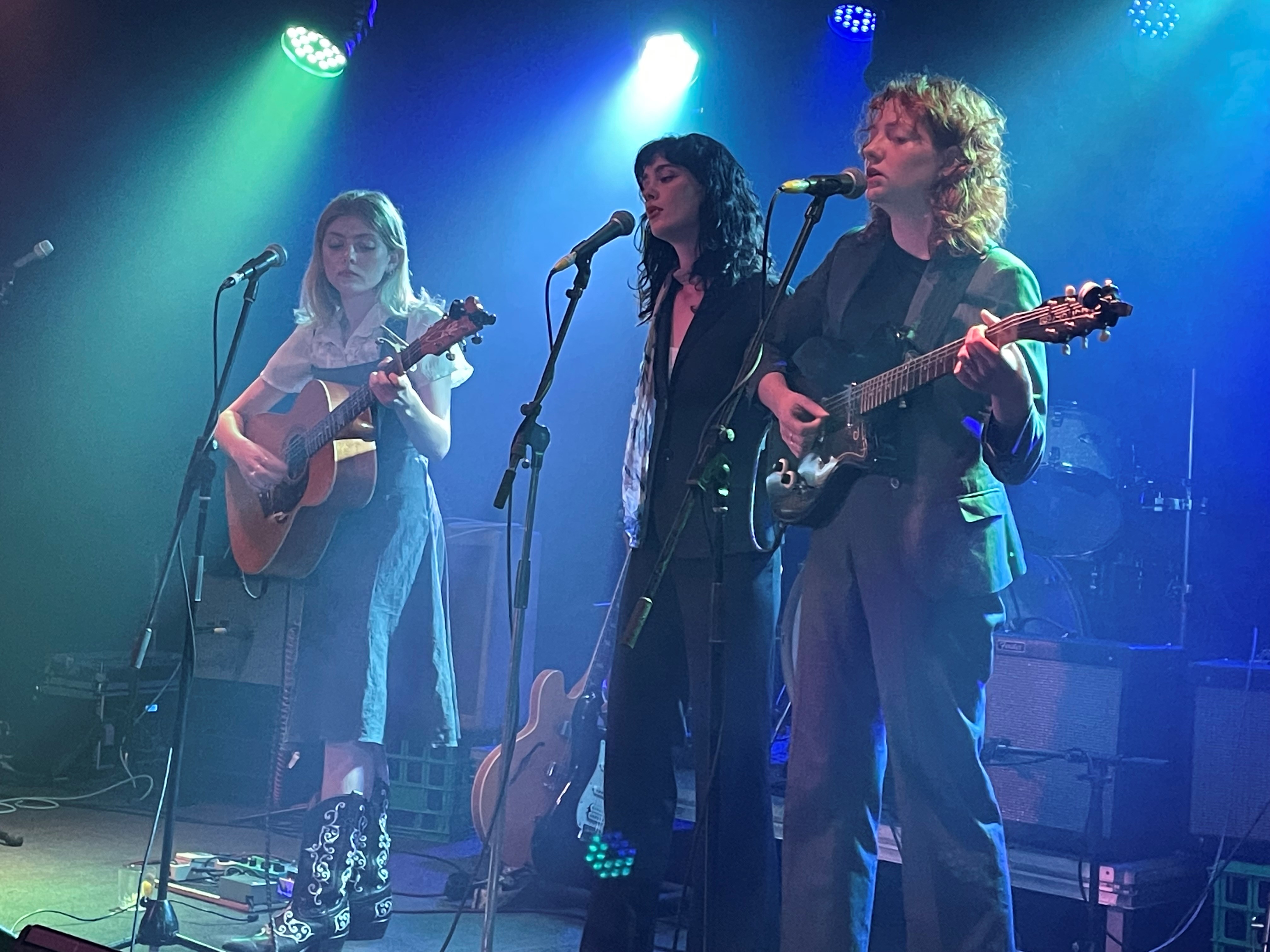 Folk Bitch Trio | PBS FM