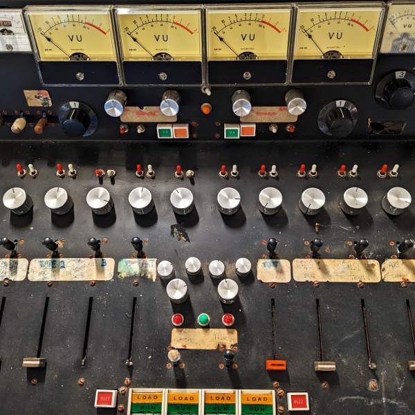 Always Open - Vaporwave with Benjamin Chesler | PBS FM